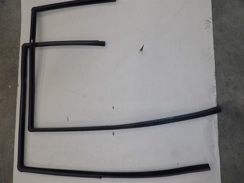RH and LH Side REAR Door Window Glass Run Channels PAIR Jeep Cherokee ...