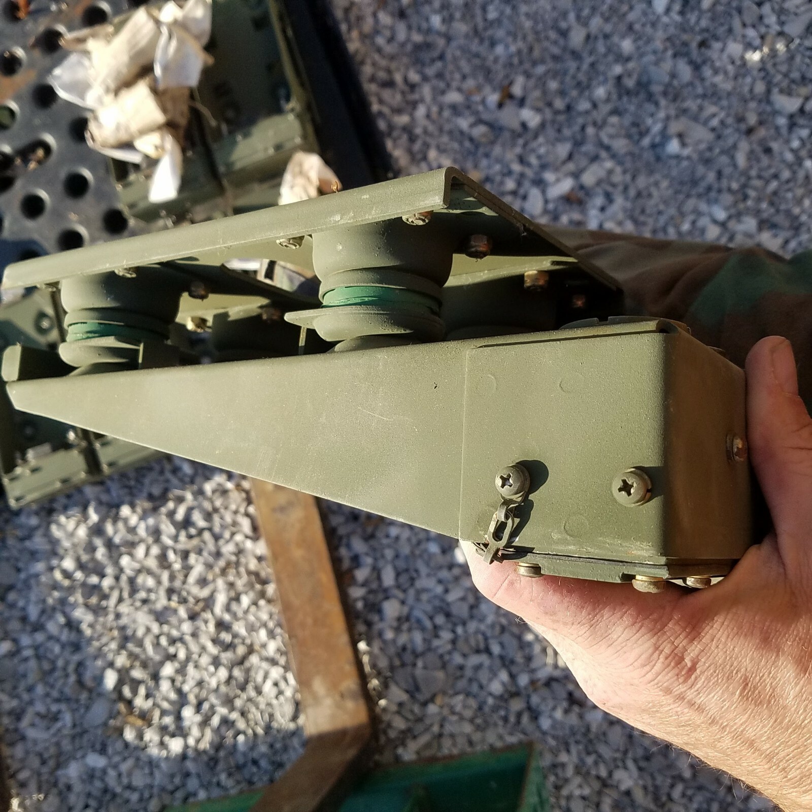 (1) MT-1898/VRC MOUNT FOR R-442/VRC MILITARY RADIO HUMVEE MILITARY FREE ...