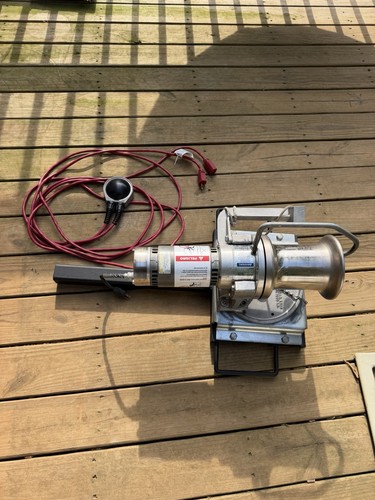 C308-1170 CAPSTAN HOIST 1000 LB CAPACITY WITH SWIVEL HITCH & FOOT PEDAL ...