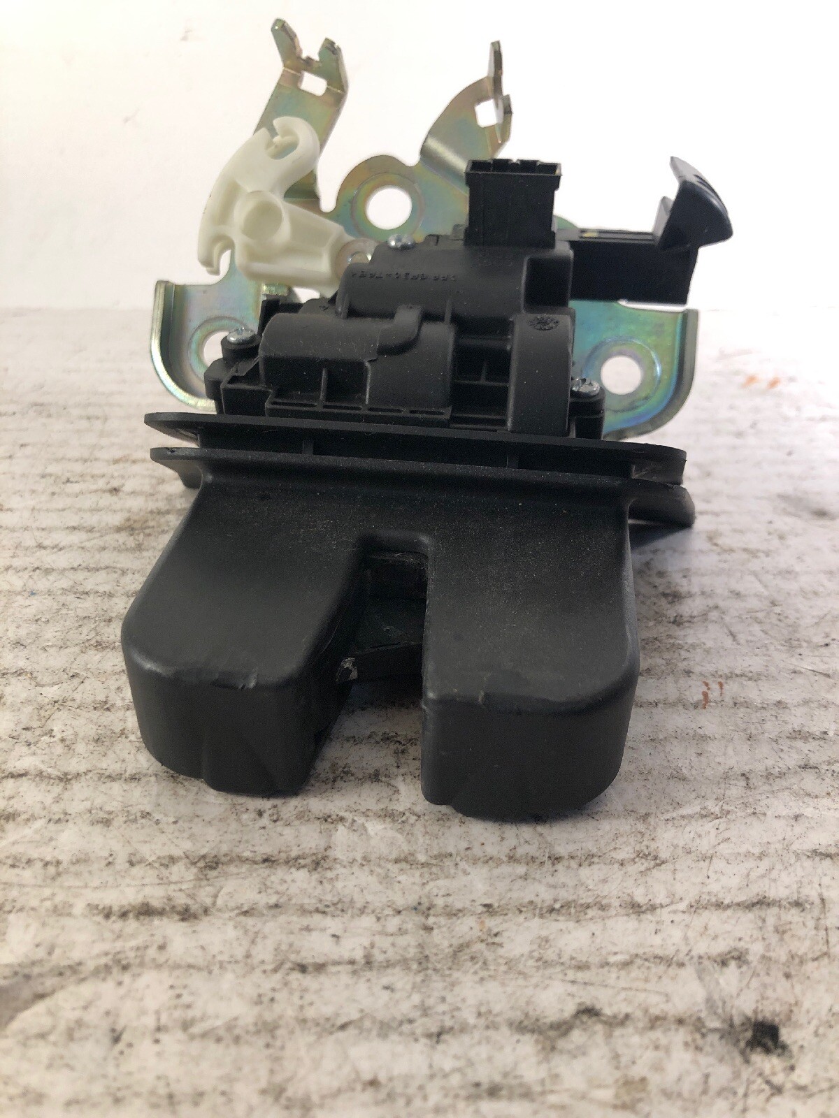 09-12 AUDI Q5 Tailgate Rear Latch Lock Mechanism 8R0827505 | eBay