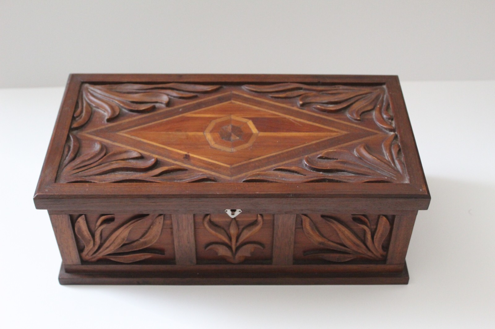 Wonderful Hand caved late 19th century tea caddy trinket box from early ...