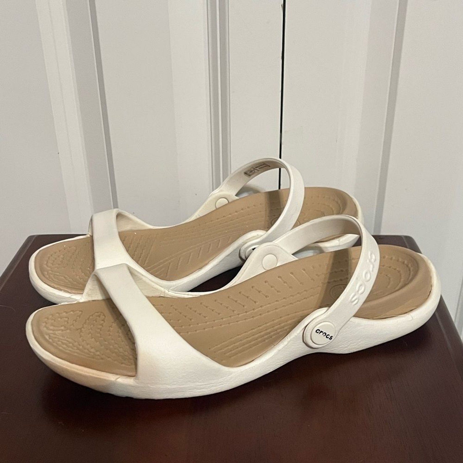 CROCS Cleo Women's Sandals Cream Slip On Shoes Size 9 - Gem