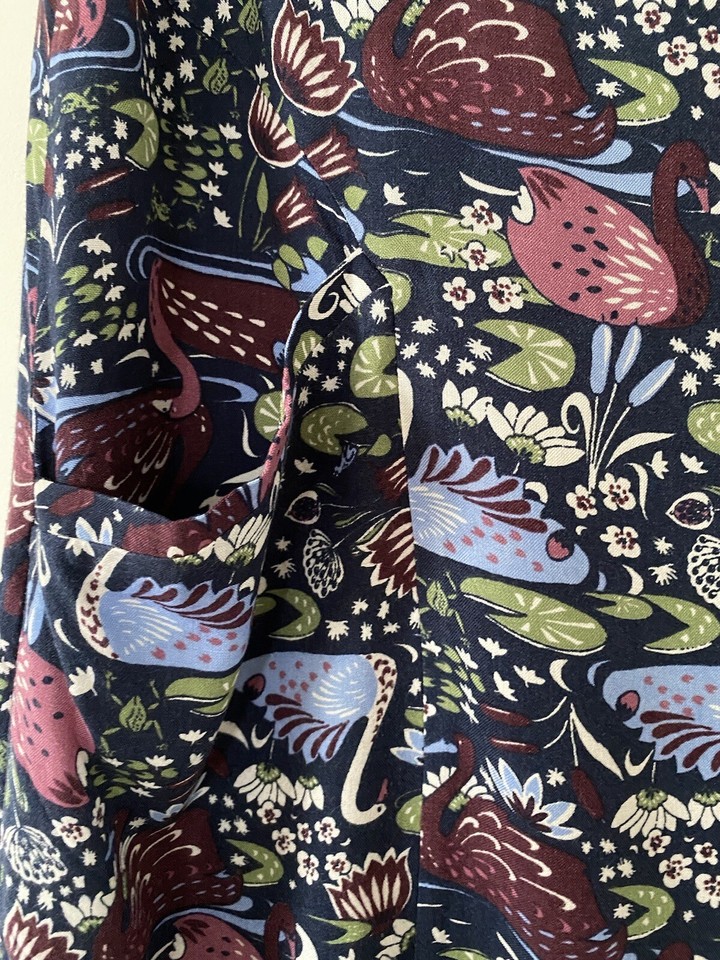 Dickins & Jones William Morris Inspo Swans Navy Multi Short Box Pleat ...