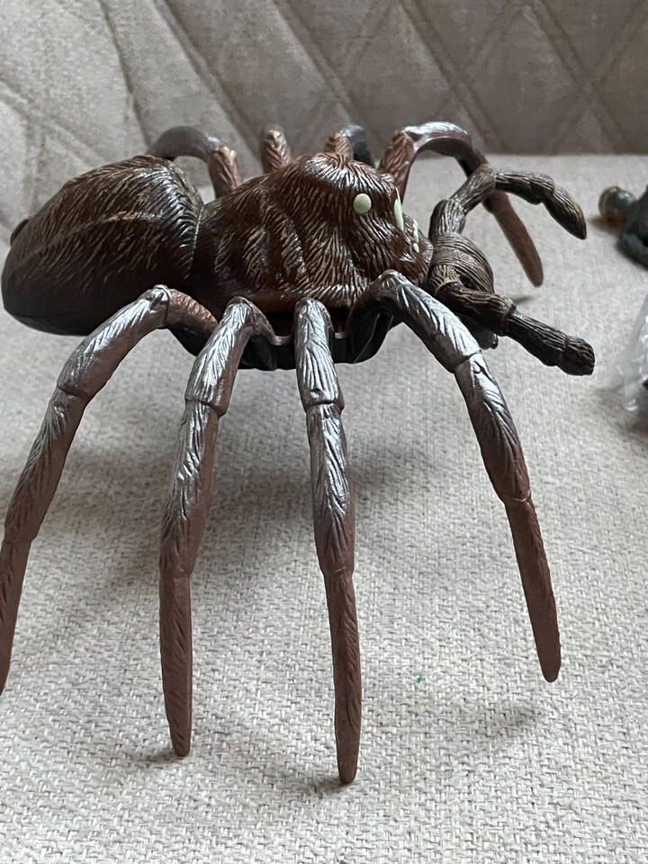 RARE 2003 WARNER BROS HARRY POTTER ARAGOG RETRACTABLE 9" SPIDER ACTION ...