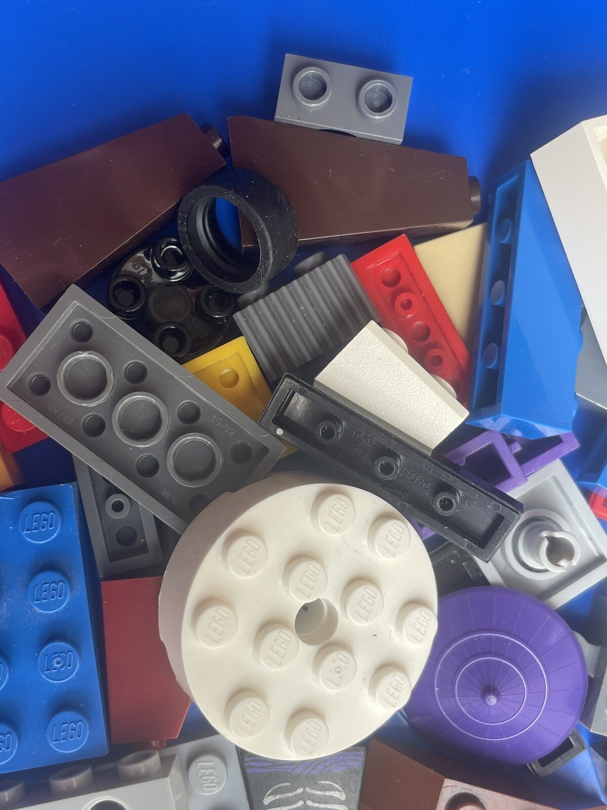 Lego - Pack Of Random Pieces & Colours. Please See Photos - Used Parts ...