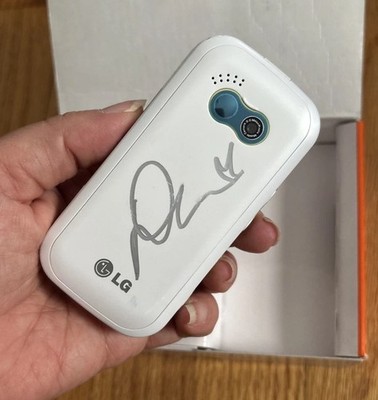 Demi Lovato Signed Autographed Autograph LG Neon Phone Ultra Rare Won ...