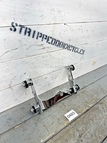 Harley Heritage Springer Detachable Windshield Mounting Bracket FLSTS ...