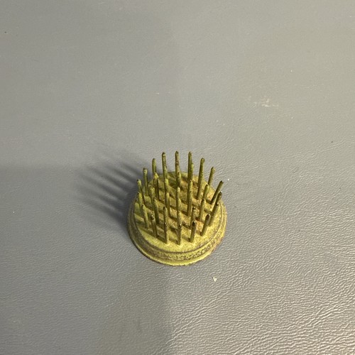 Vintage Vogue Flower Needle Sharp Metal Heavy Flower Frog Floral ...