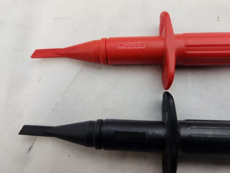 Fluke Hook Clips, Grabbers, Used ,Pristine. 1 red 1 black. Banana jack ...