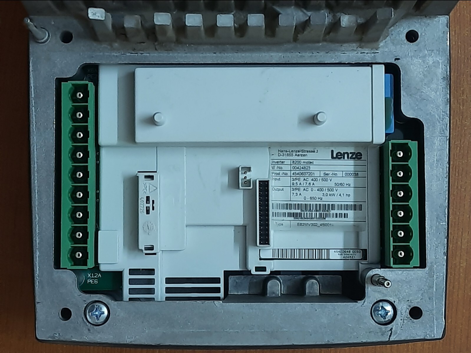 Lenze 8200 Motec frequency inverter 3 Kw. -Type: E82MV302_4B001 - used ...