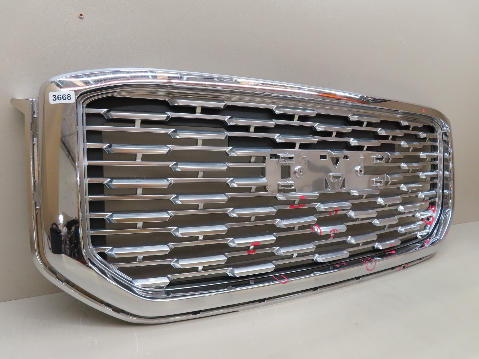 2018-2020 GMC YUKON XL DENALI FRONT UPPER BUMPER GRILLE GRILL OEM ...