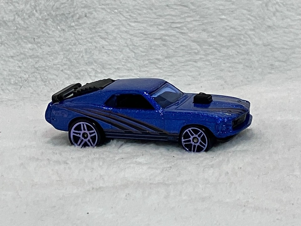 2001 Hot Wheels "Custom Color" Dark Blue MUSTANG MACH 1 w/ Blue Rims ...