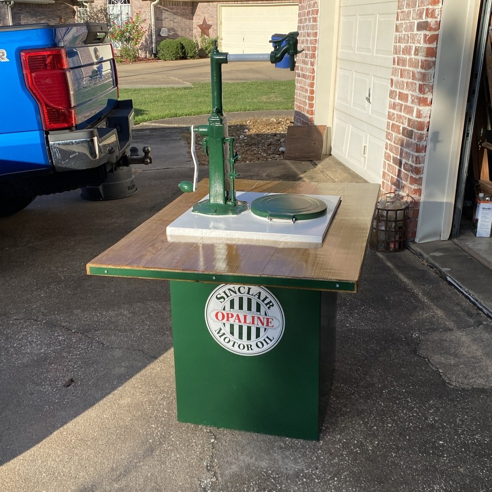 VTG Antique 1940s Sinclair Lubester Oil Pump Automobile Car Patio Table ...