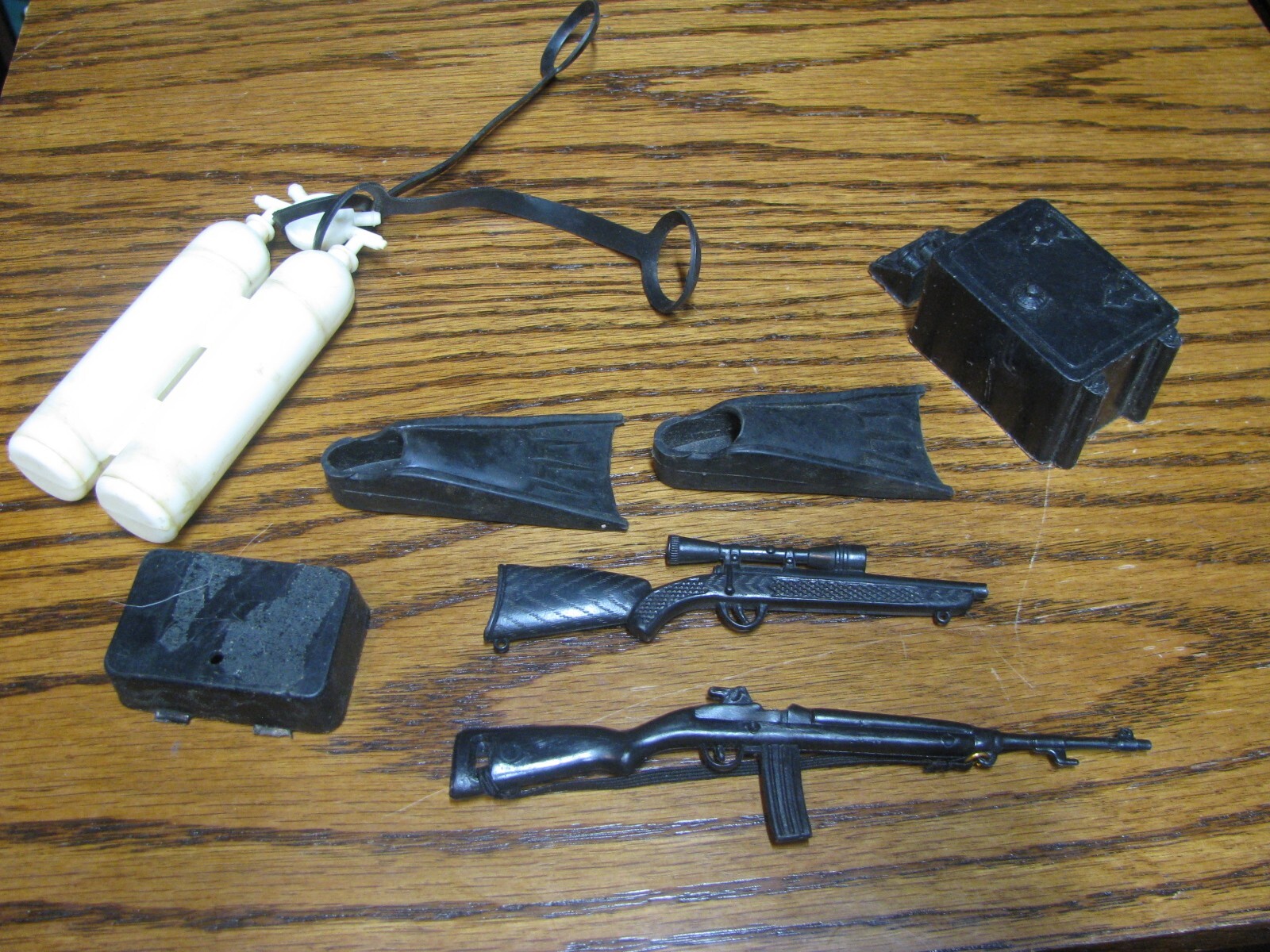 G.I. Joe Adventure Team Suba Tank, Flippers, Rifles, Safe & Box #TV 3A ...