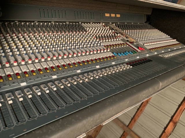 MIDAS XL200 Live Performance Console With 2 Xl2900 Power Supply Unit ...