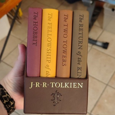 J.R.R. Tolkien The Hobbit & The Lord of the Rings Box Set English ...