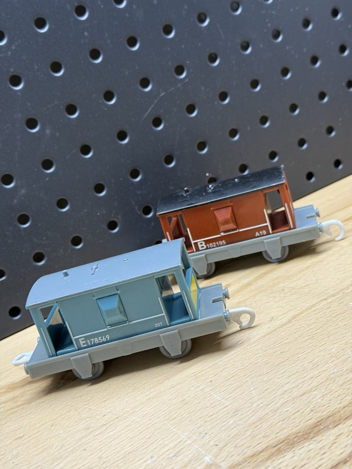 Thomas & Friends Trackmaster Cargo Blue Maroon Red Brake Van Car Lot | eBay