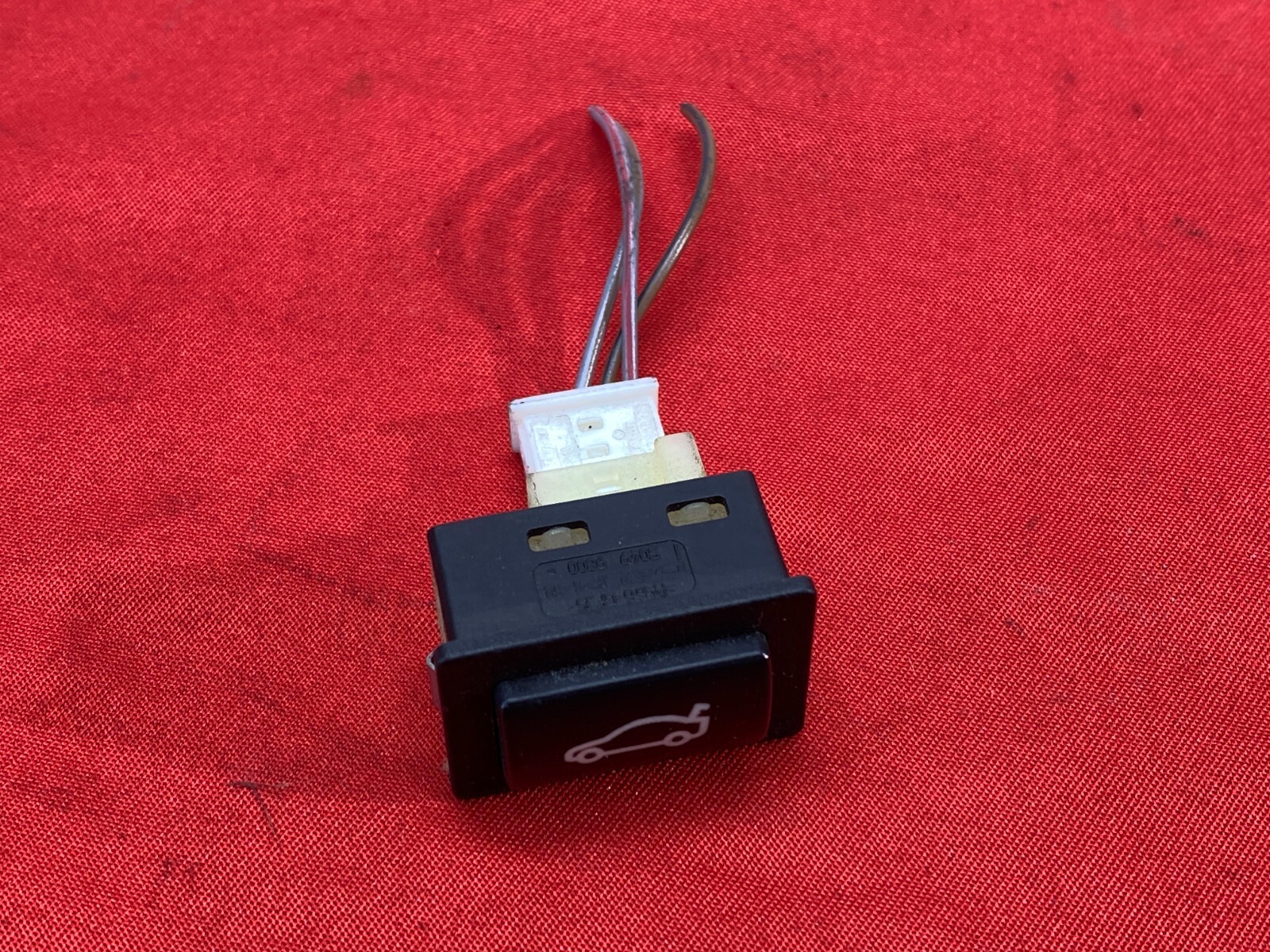 BMW F01 F02 F22 F30 E90 F36 F10 F06 F12 Trunk Lid Unlock Open Button ...