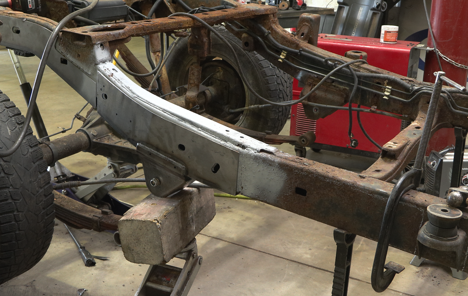 2004-2012 Chevrolet Colorado & Canyon Rear Left Leaf Spring Mount ...