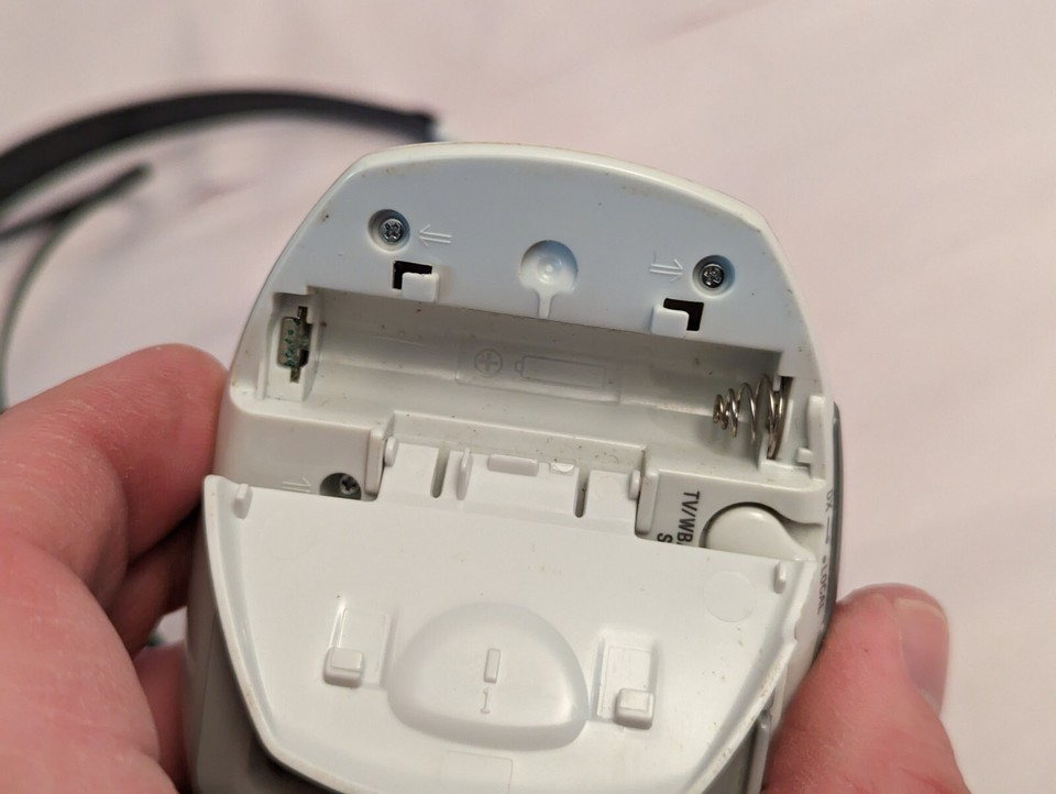 Sony Mega Bass Walkman SRF-M85V W/headphones MDR-W014 | eBay