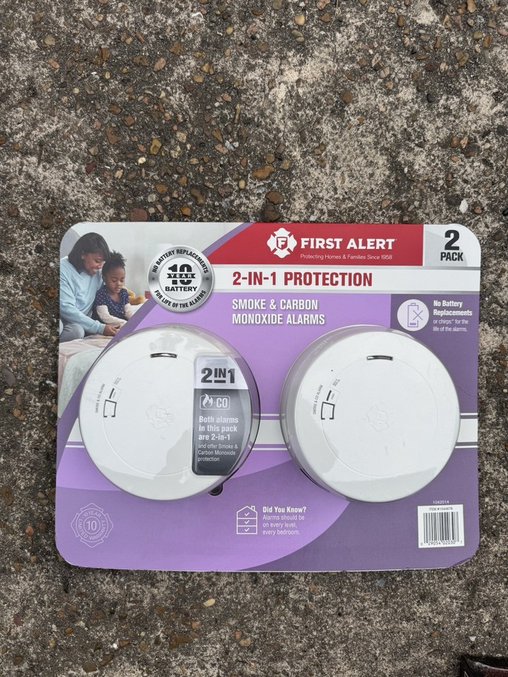 First Alert 2-in-1, Smoke & Carbon Monoxide Alarms with Voice Alerts (2 ...