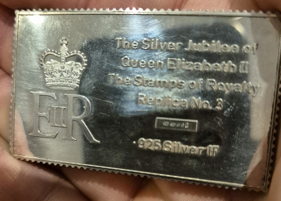 Stamps of Royalty-25 Silver STAMPS- (482g) Q.E.II Silver Jubilee UKONLY ...