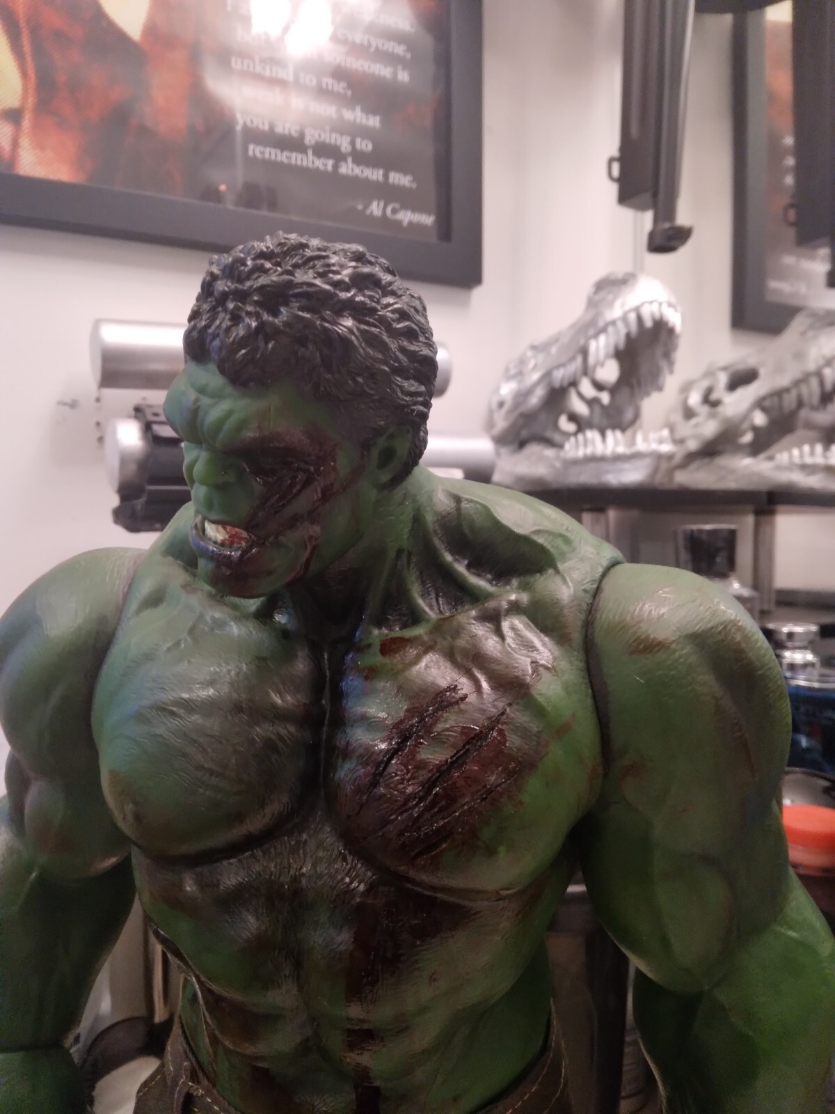 Hulk battle damage 42cm and wolverine 1/6 real claws battle damage ...