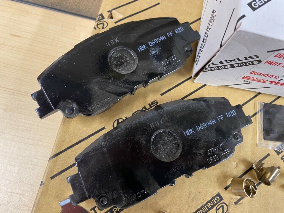 2018-2021 TOYOTA CAMRY GENUINE OEM FRONT BRAKE PADS WITH SHIM KIT ...