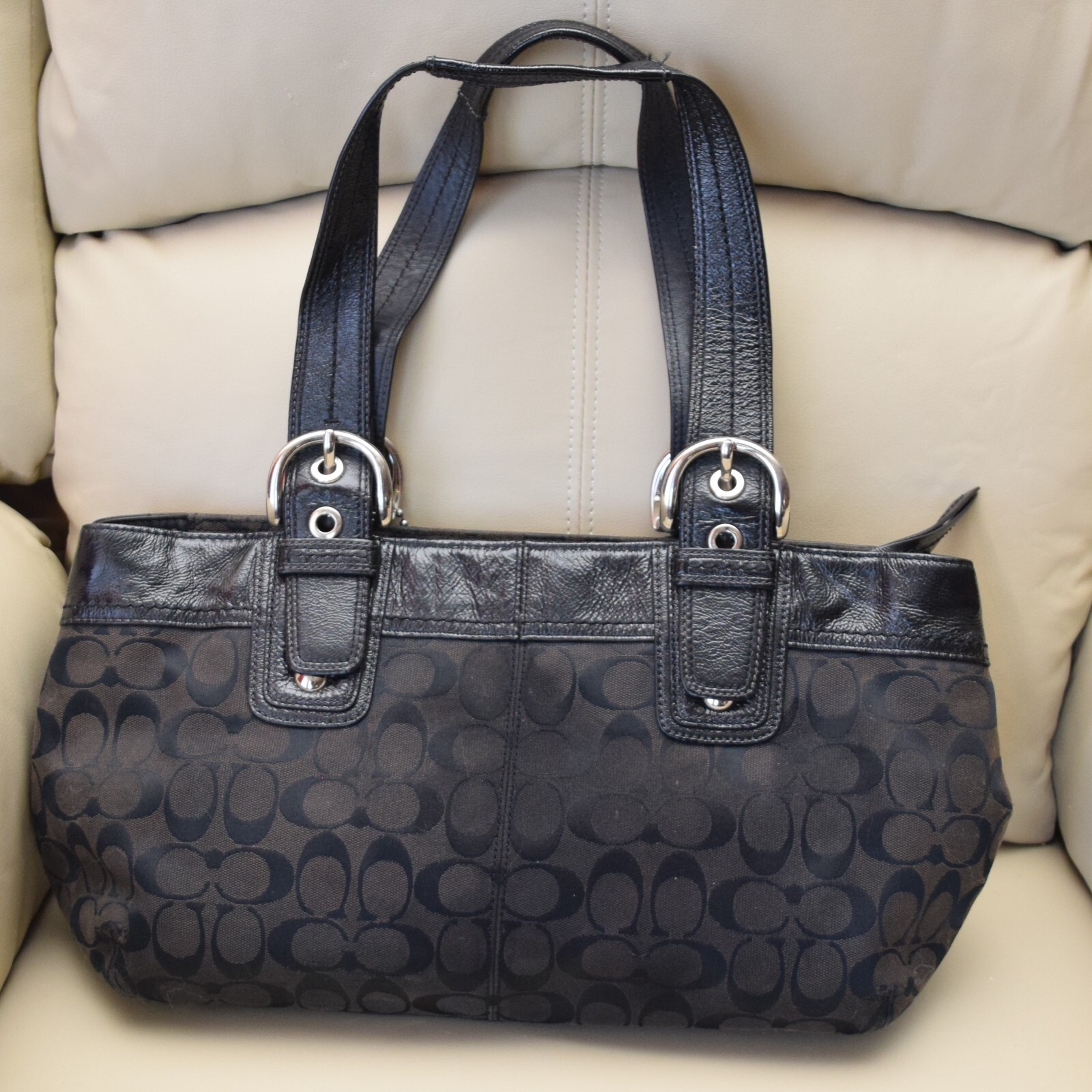 COACH "SOHO" SIGNATURE C BLACK JACQUARD & LEATHER TRI… - Gem