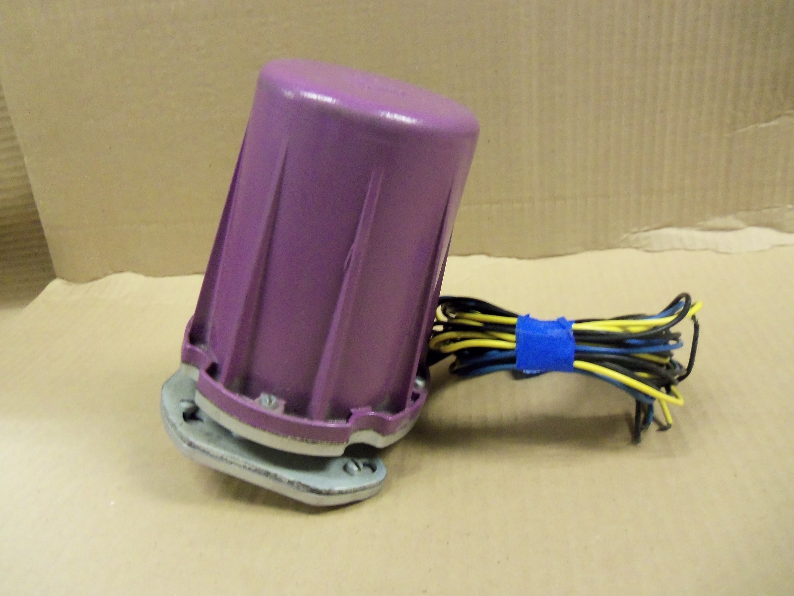 Honeywell C7012A C7012 1061 UV Flame Detector | eBay