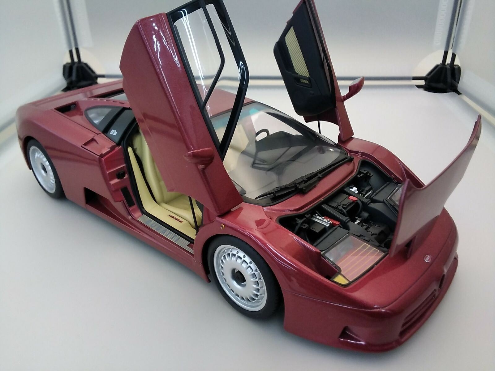 1/18 Bugatti EB110 GT Dark Red Diecast 70977 AUTOart Signature Serial ...