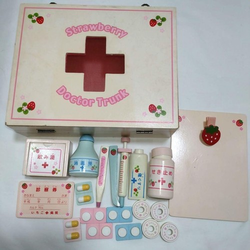 Mother Garden Strawberry Dock Trunk Wooden Strawberry #21a103 | eBay