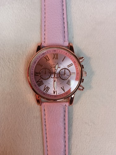 Geneva Quartz Movt - Women's Fashion Watch. Beautiful Pink And Gold ...