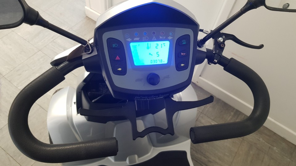 Mobility Scooter - Electric Mobility: Rascal Vision - 8mph | eBay UK