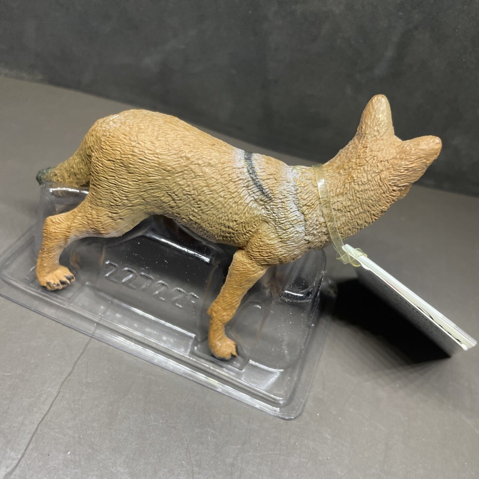 Coyote Animal Figure Toy Figurine Safari Ltd 2010 | eBay