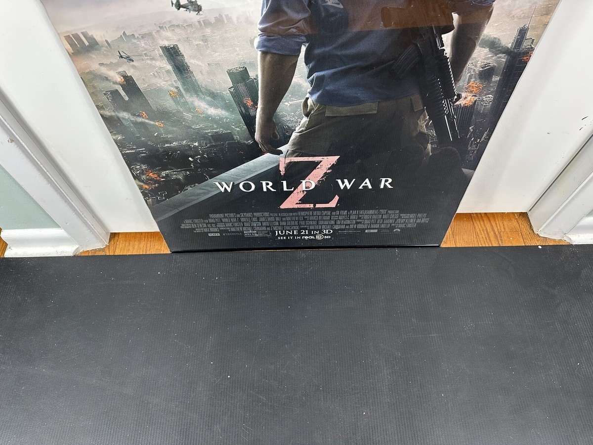 Poster Di Brad Pitt World War Z World War Z (film) Wikipedia