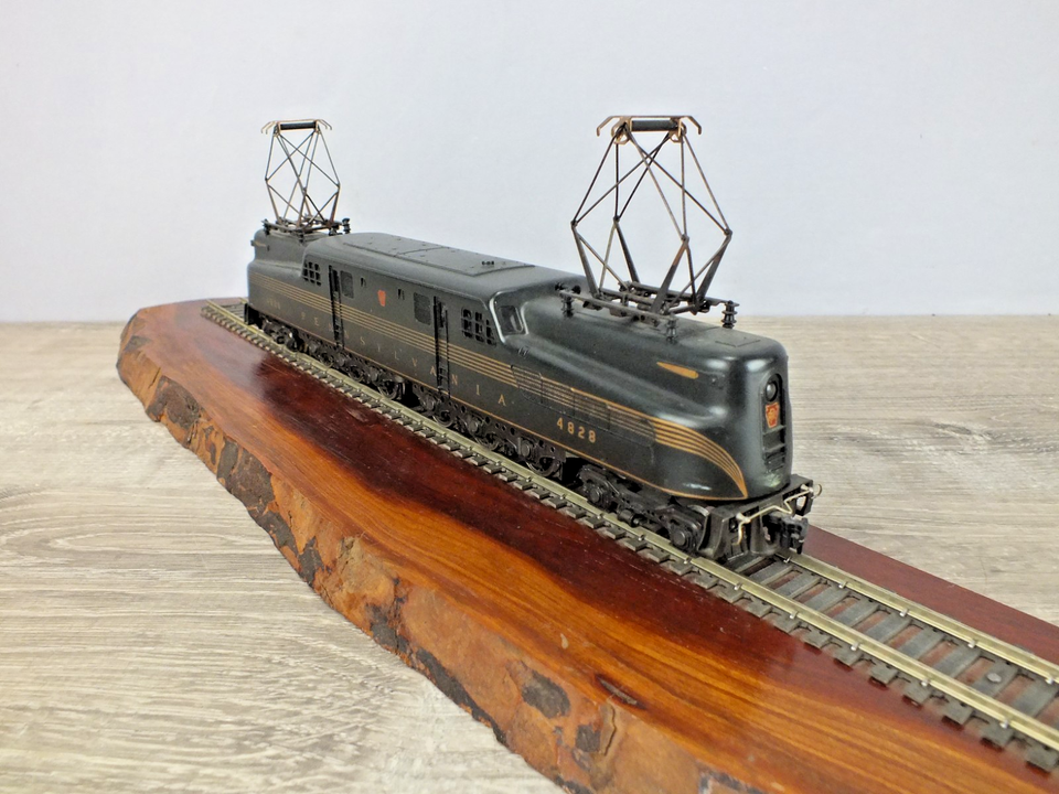 H O Train Rivarossi G G 1 Electric Locomotive Pennsylvania 4828 with ...