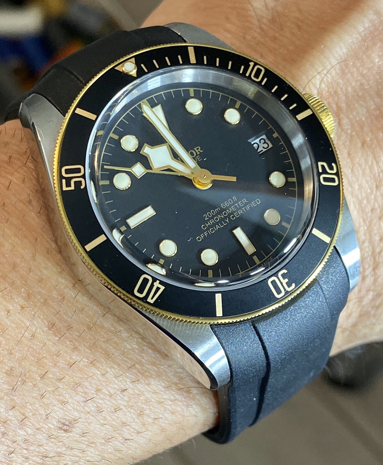 22mm BLACK Vulcanized Rubber Strap Band PERFECT FIT TUDOR Black Bay ...