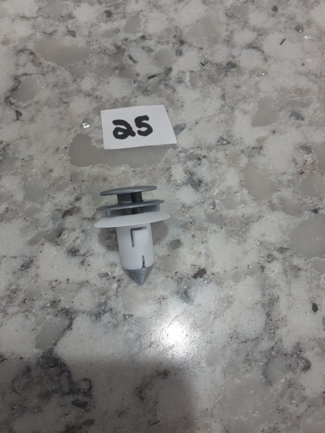 set of 20 OEM door panel liftgate retainers 6505759-AA | eBay