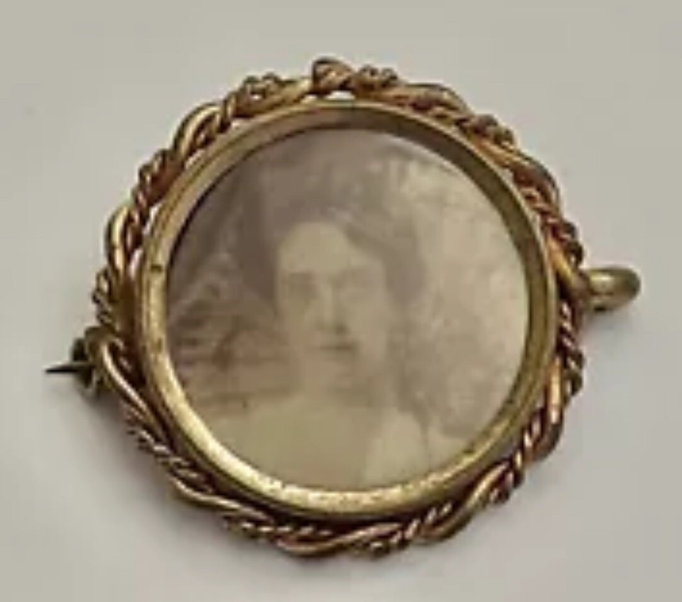 Antique Victorian Mourning Memento Mori Lady in Rattan Chair Photo ...