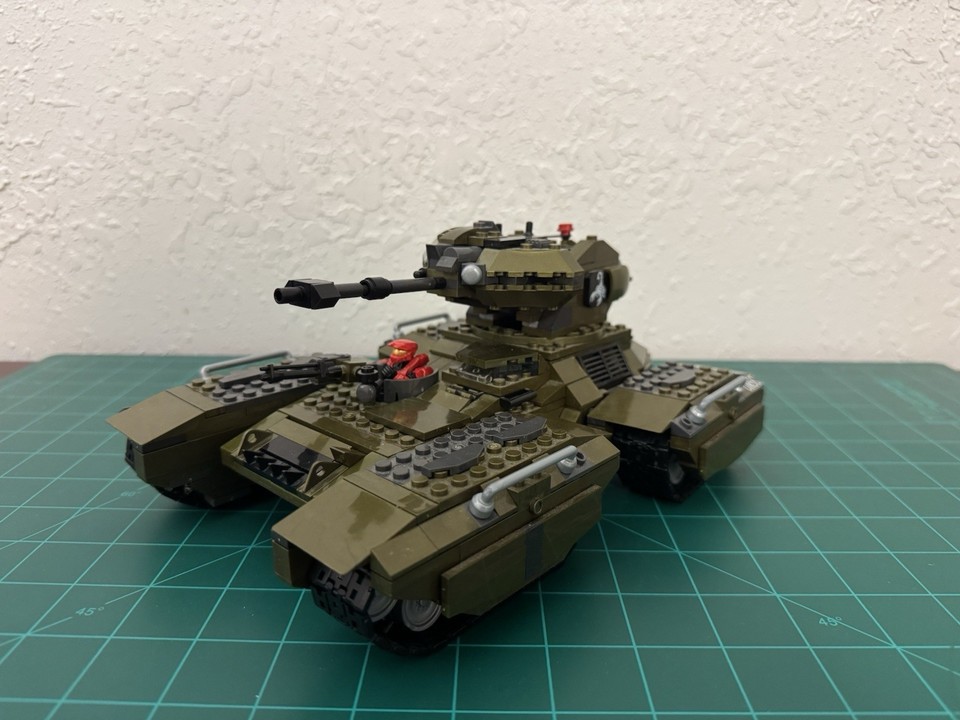 HALO DESIGNER SERIES UNSC Scorpion Tank (GGG61) MEGA CONSTRUX 100% ...