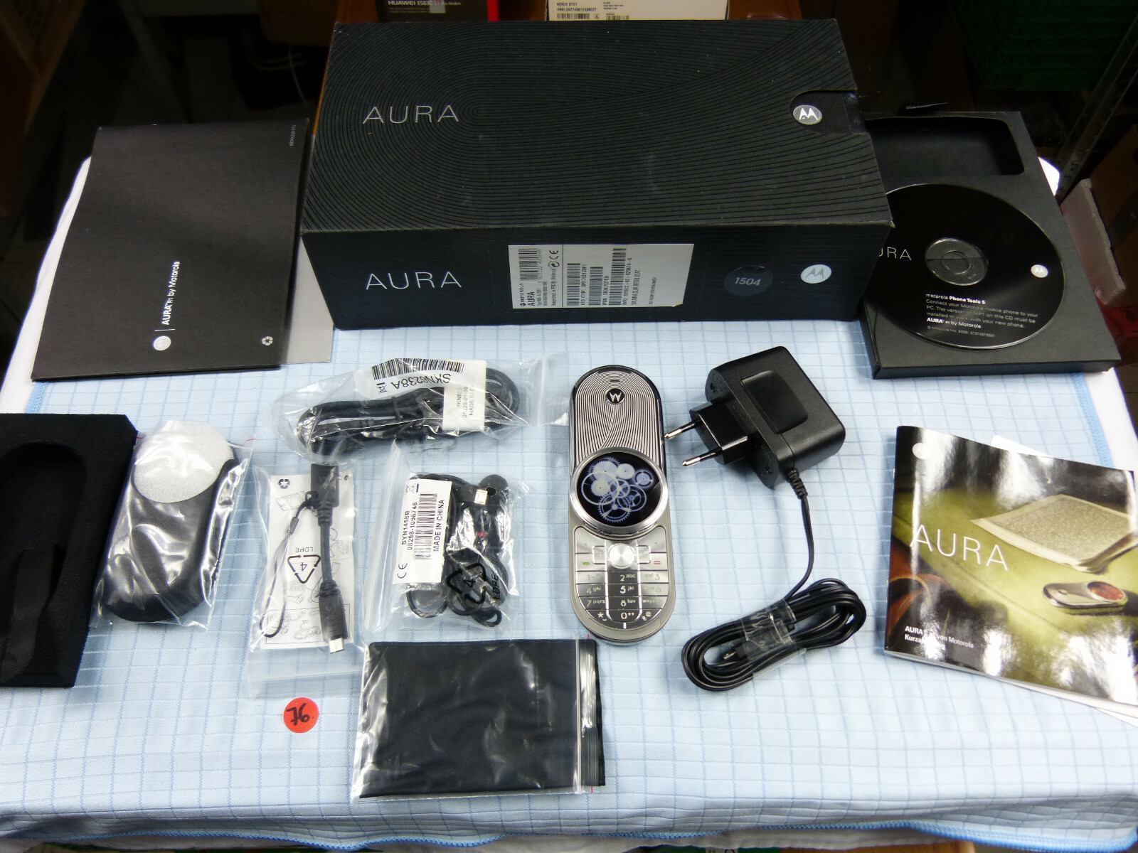 Original Motorola AURA R1 Platinum Silver! Wie neu! Ohne Simlock! Nr ...