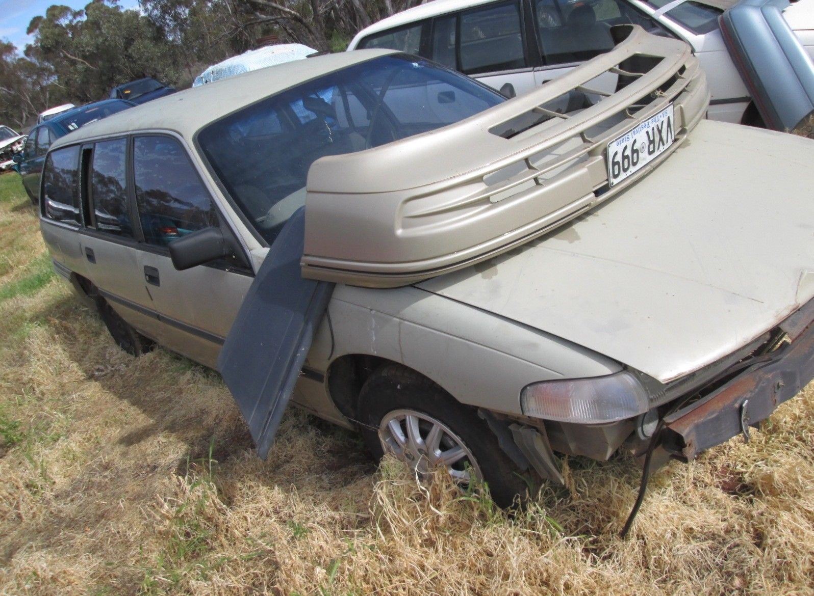 Holden commodore VP Wagon for wrecking complete car HSV All parts ...