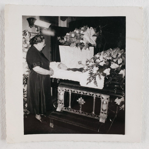 Open Casket Man's Funeral Photo 1940s Post Mortem Mourning Flowers ...