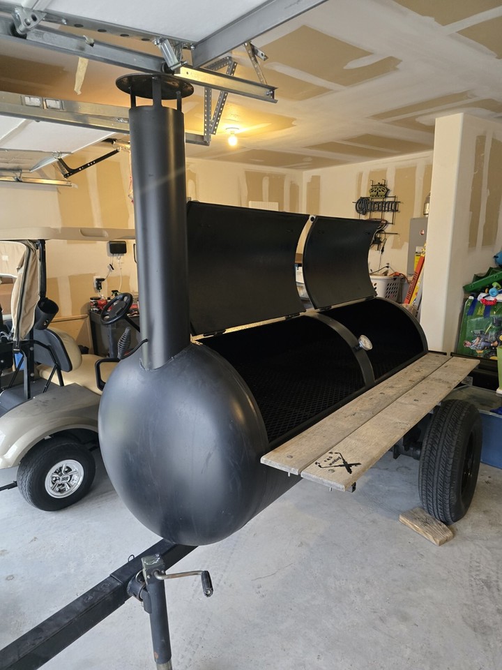New! 250 Gallon Smoker. Cured With Pecan Wood. Ready to Smoke! Price Is ...