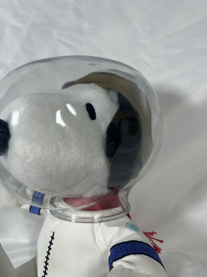Hallmark Peanuts SNOOPY ASTRONAUT 8” Plush U.S.Space NASA 50 Years Read ...