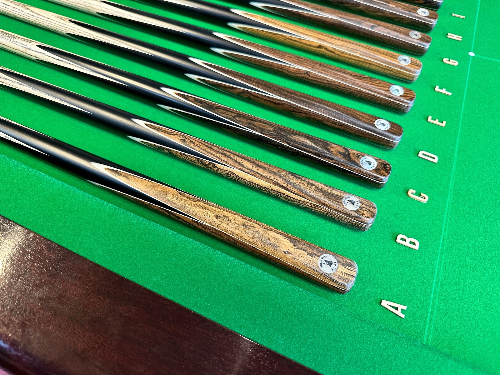 Britannia Apex 1pc Hand Spliced 58" Snooker Cues - Chesworth Cues ...