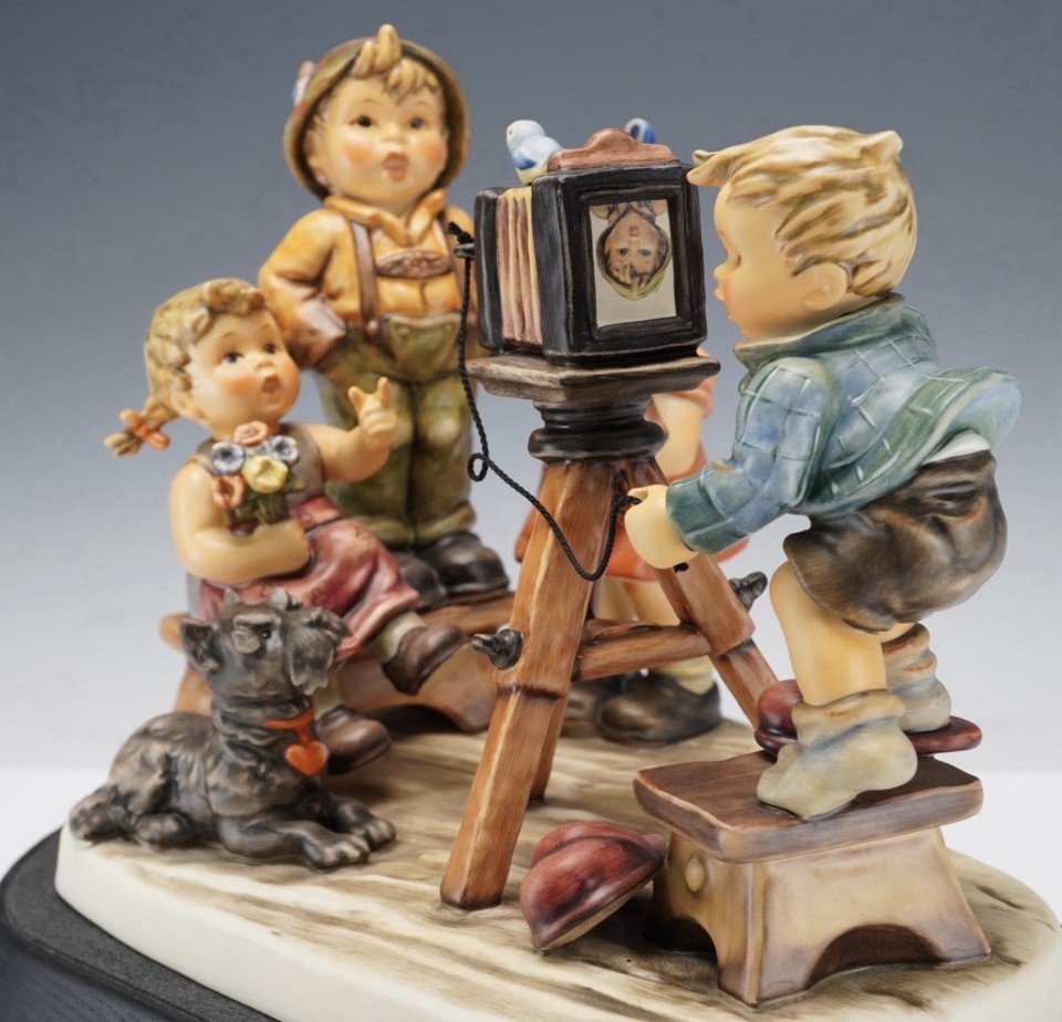 Goebel Hummel #2100 Large Figurine Picture Perfect 2002 Limited Edition ...