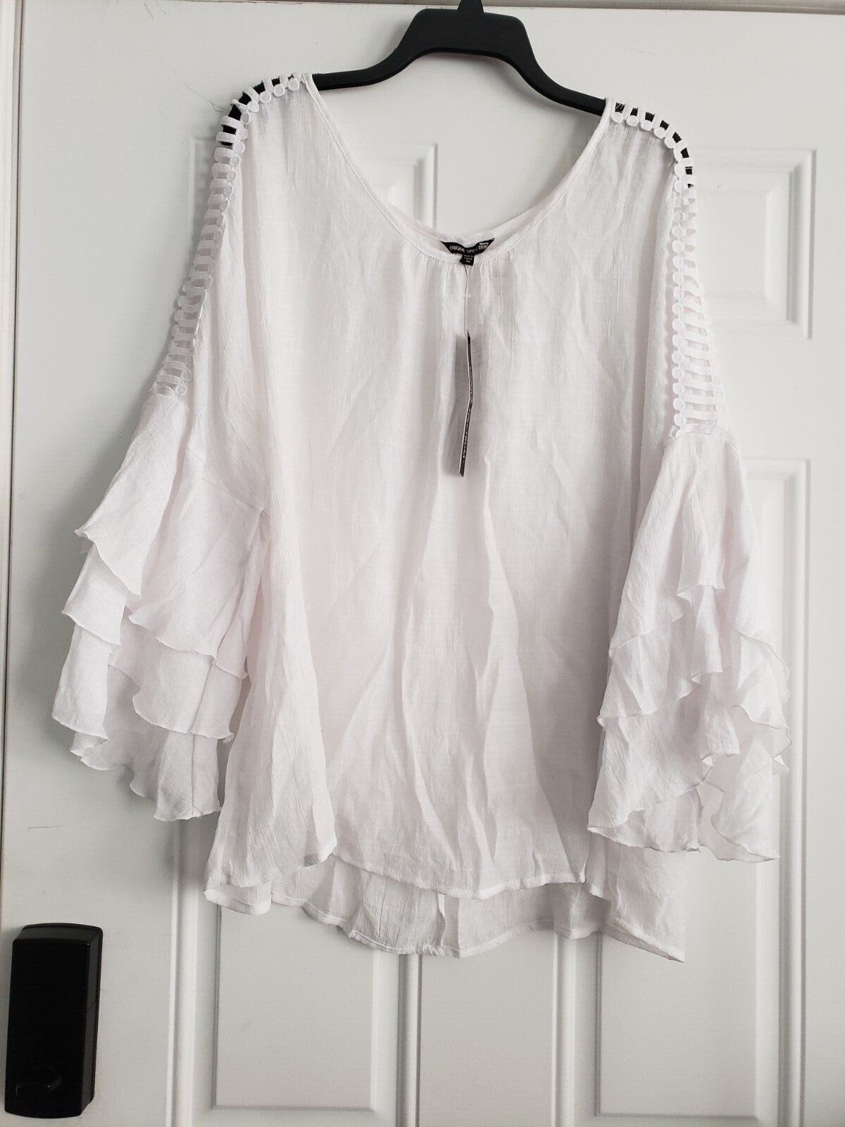 UNIQUE SPECTRUM CUTE WHITE BLOUSE SIZE 3X 3/4 SLEEVE WITH EMBRODRY ON ...