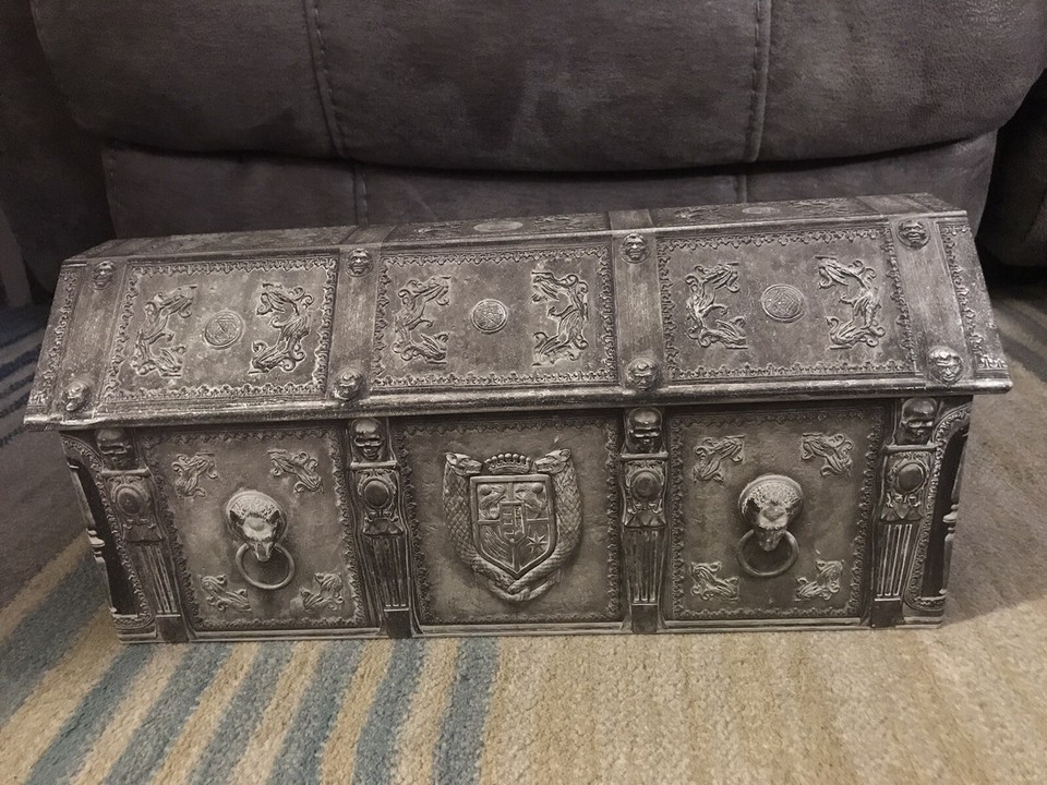 NEW Nosferatu Metal Popcorn Bucket Sarcophagus Container -in Hand Fast ...